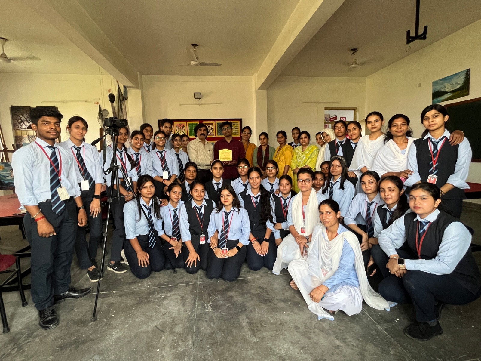 SRGC: ललित कला विभाग में 04 दिवसीय कार्यशाला का हुआ समापन