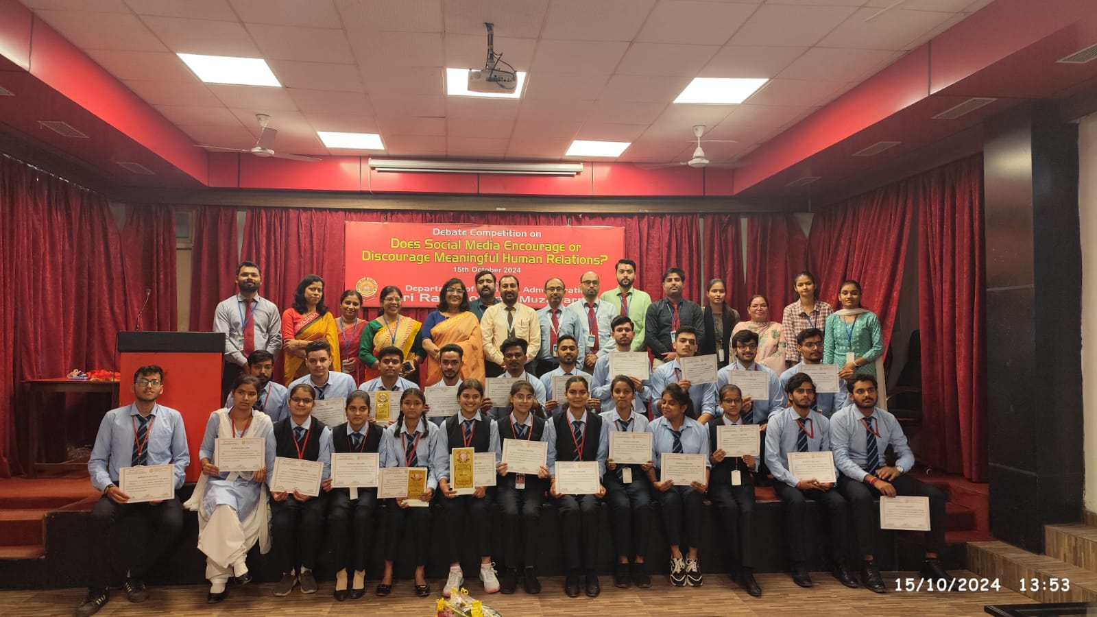 Debate competition: श्री राम कॉलेज में Debate competition का आयोजन